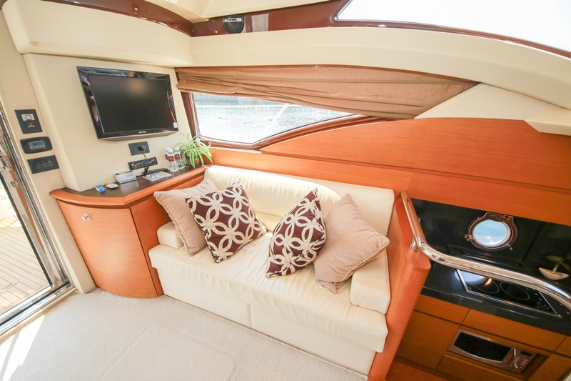 アジムット 43 Flybridge 2008 中古艇・新艇情報 株式会社 シーブリーズボートサービス https://www.seabreeze.co.jp | 中古艇検索サイト ボートワールド