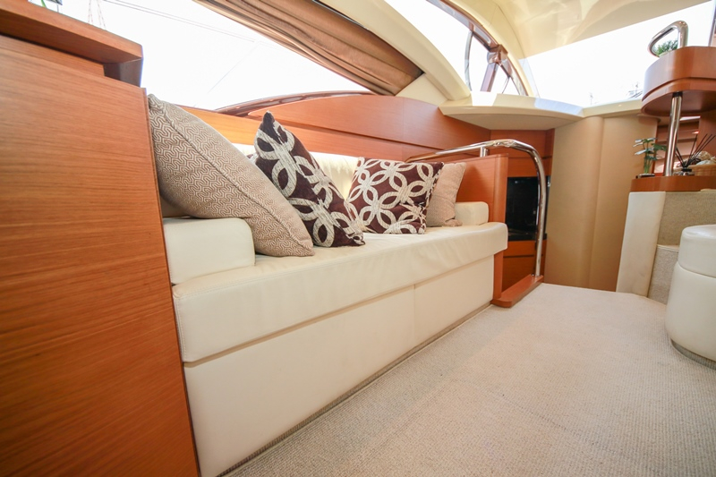 アジムット 43 Flybridge 2008 中古艇・新艇情報 株式会社 シーブリーズボートサービス https://www.seabreeze.co.jp | 中古艇検索サイト ボートワールド