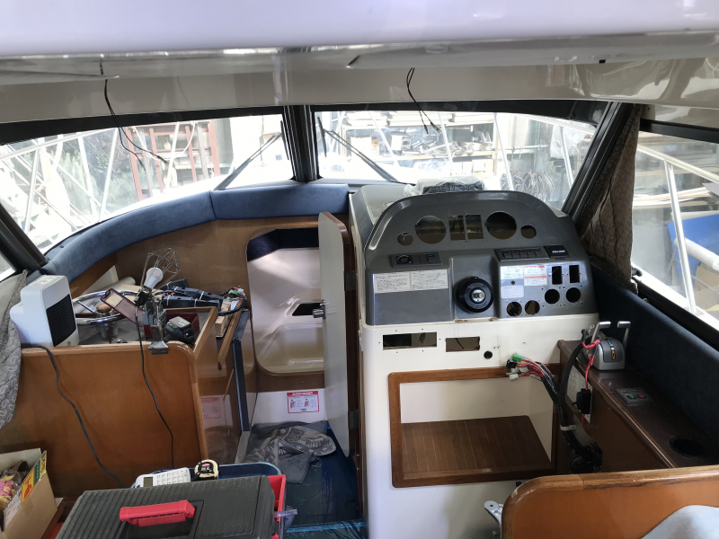 ヤマハ PC-28 カスタマイズ作業中 日生マリーナ本店作業中 中古艇 神戸ハーバーマリーナhttps://www.hinase-marina.co.jp