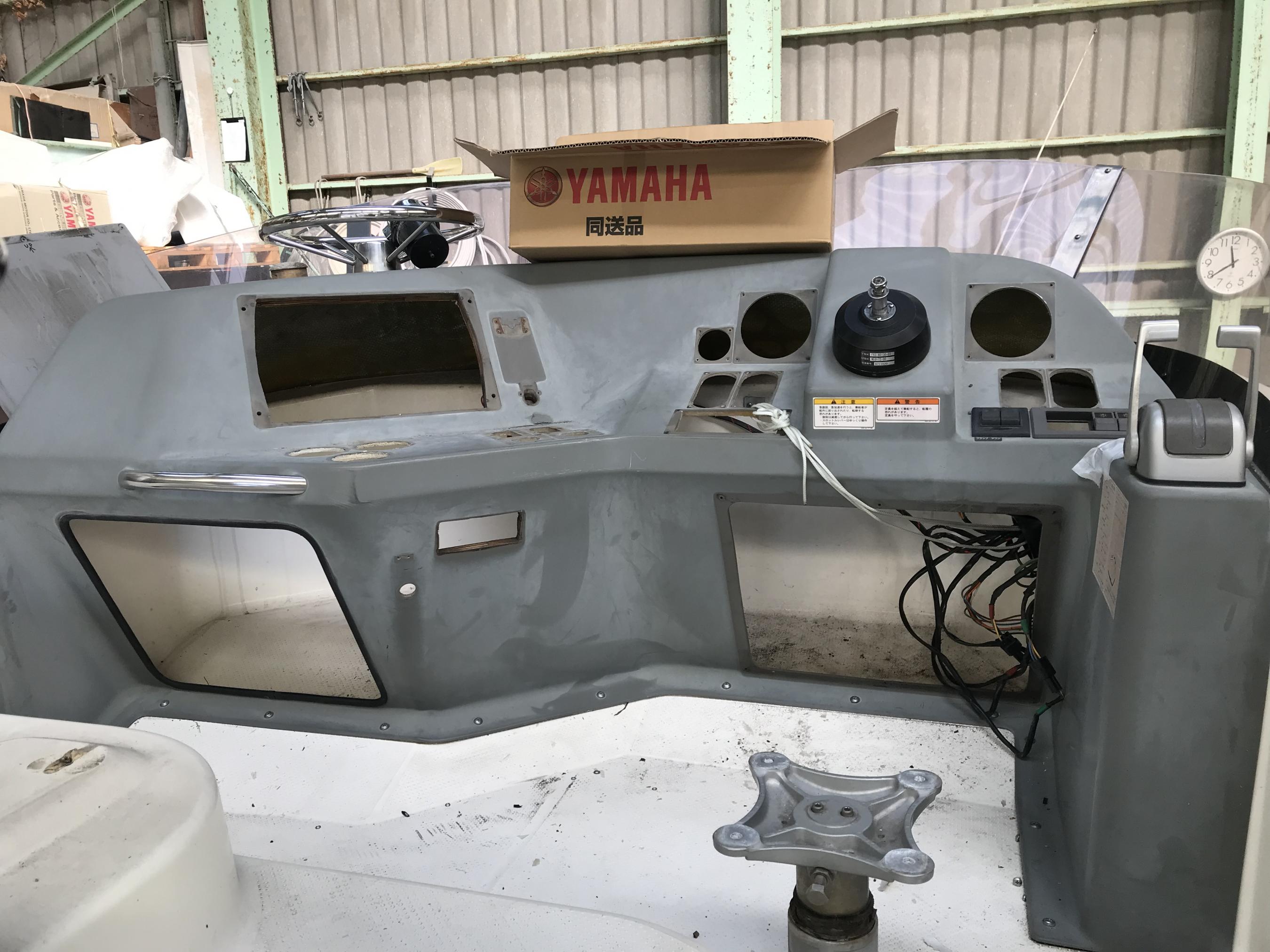 ヤマハ PC-28 カスタマイズ作業中 日生マリーナ本店作業中 中古艇・新艇情報 神戸ハーバーマリーナ https://www.hinase-marina.co.jp | 中古艇検索サイト ...