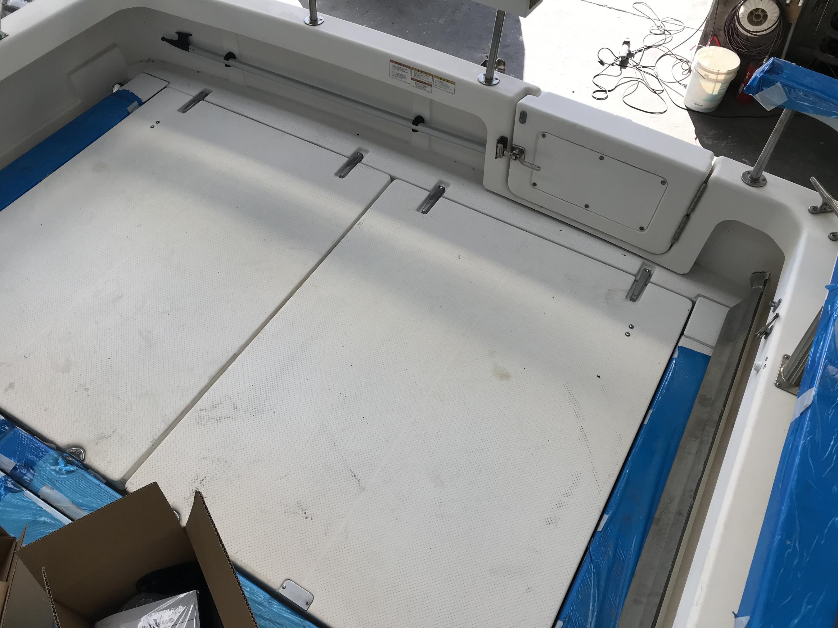 ヤマハ PC-28 カスタマイズ作業中 日生マリーナ本店作業中 中古艇・新艇情報 神戸ハーバーマリーナ https://www.hinase-marina.co.jp | 中古艇検索サイト ...