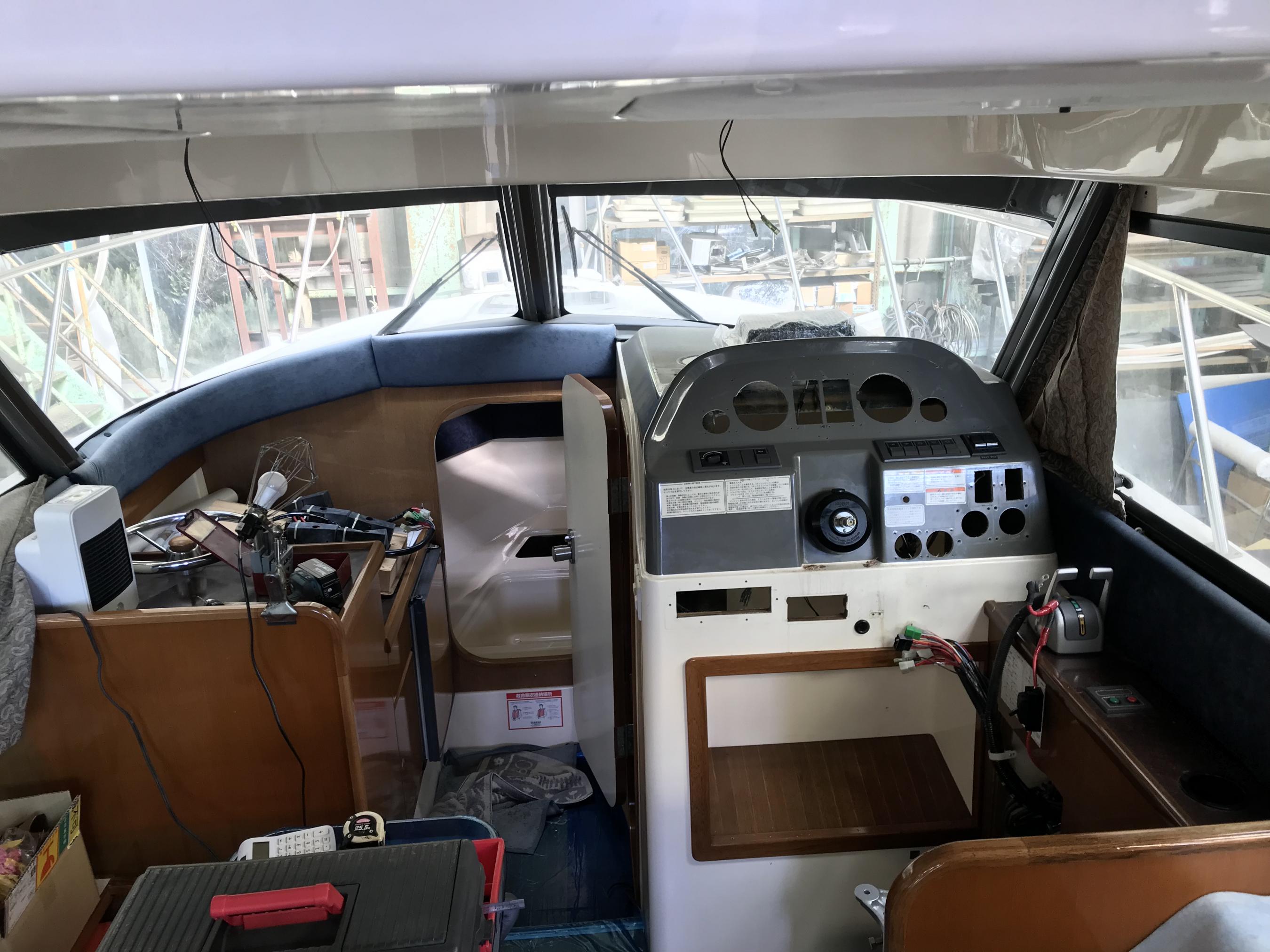 ヤマハ PC-28 カスタマイズ作業中 日生マリーナ本店作業中 中古艇・新艇情報 神戸ハーバーマリーナ https://www.hinase-marina.co.jp | 中古艇検索サイト ...