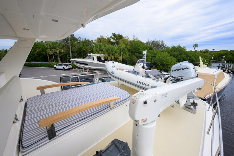 中古艇情報 グランドバンクス GB60 中古艇情報 Grand Banks GB60 Flybridge (保管場所：アメリカ） | 中古艇 ...