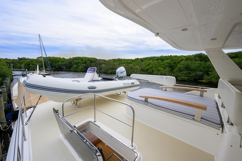 中古艇情報 グランドバンクス GB60 中古艇情報 Grand Banks GB60 Flybridge (保管場所：アメリカ） | 中古艇 ...