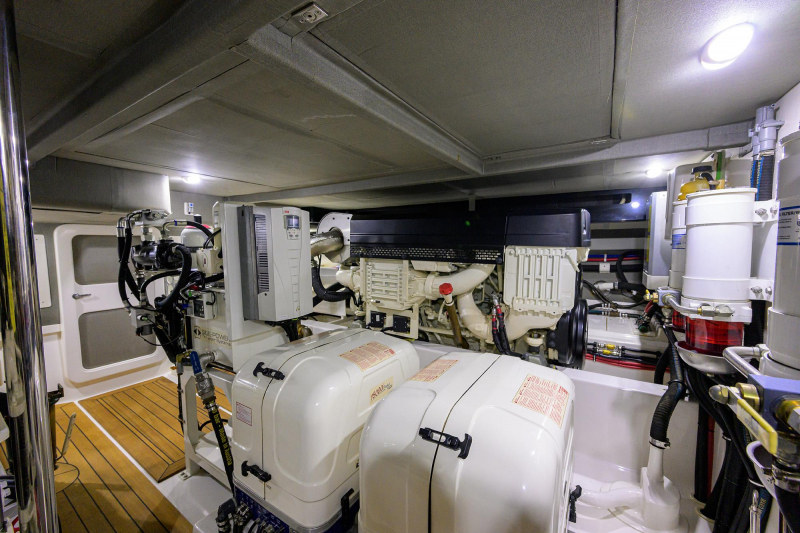 中古艇情報 グランドバンクス GB60 中古艇情報 Grand Banks GB60 Flybridge (保管場所：アメリカ） | 中古艇 ...