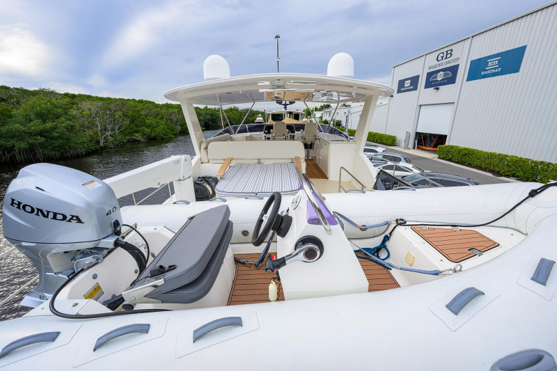 中古艇情報 グランドバンクス GB60 中古艇情報 Grand Banks GB60 Flybridge (保管場所：アメリカ） | 中古艇 ...